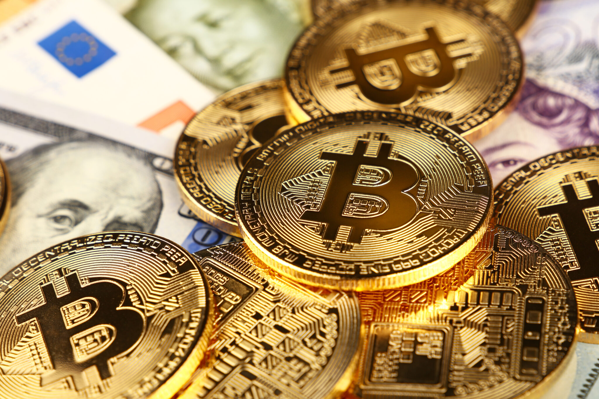 Bitcoin gains, all other top 10 cryptos in the red amid Silvergate fallout