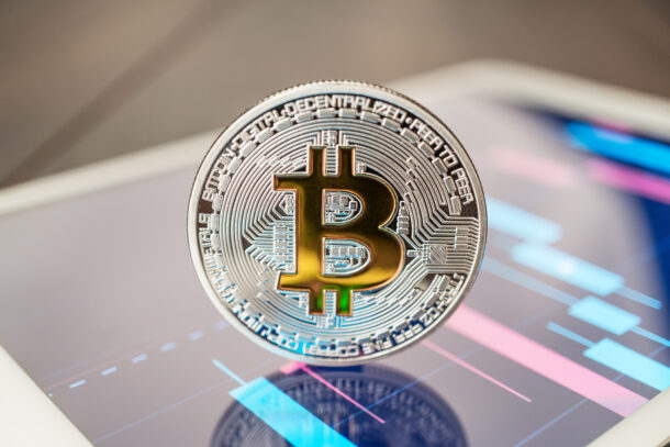 Bitcoin holds above US$30,000 Bitcoin holds above US$30,000